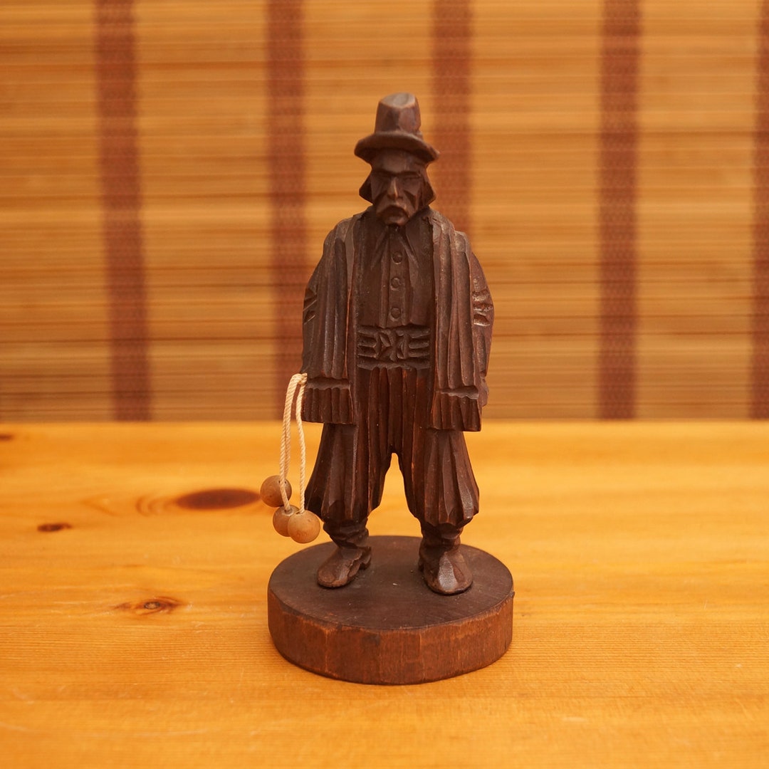 Vintage Wood Man Statue / Figurine Wood Base - Etsy