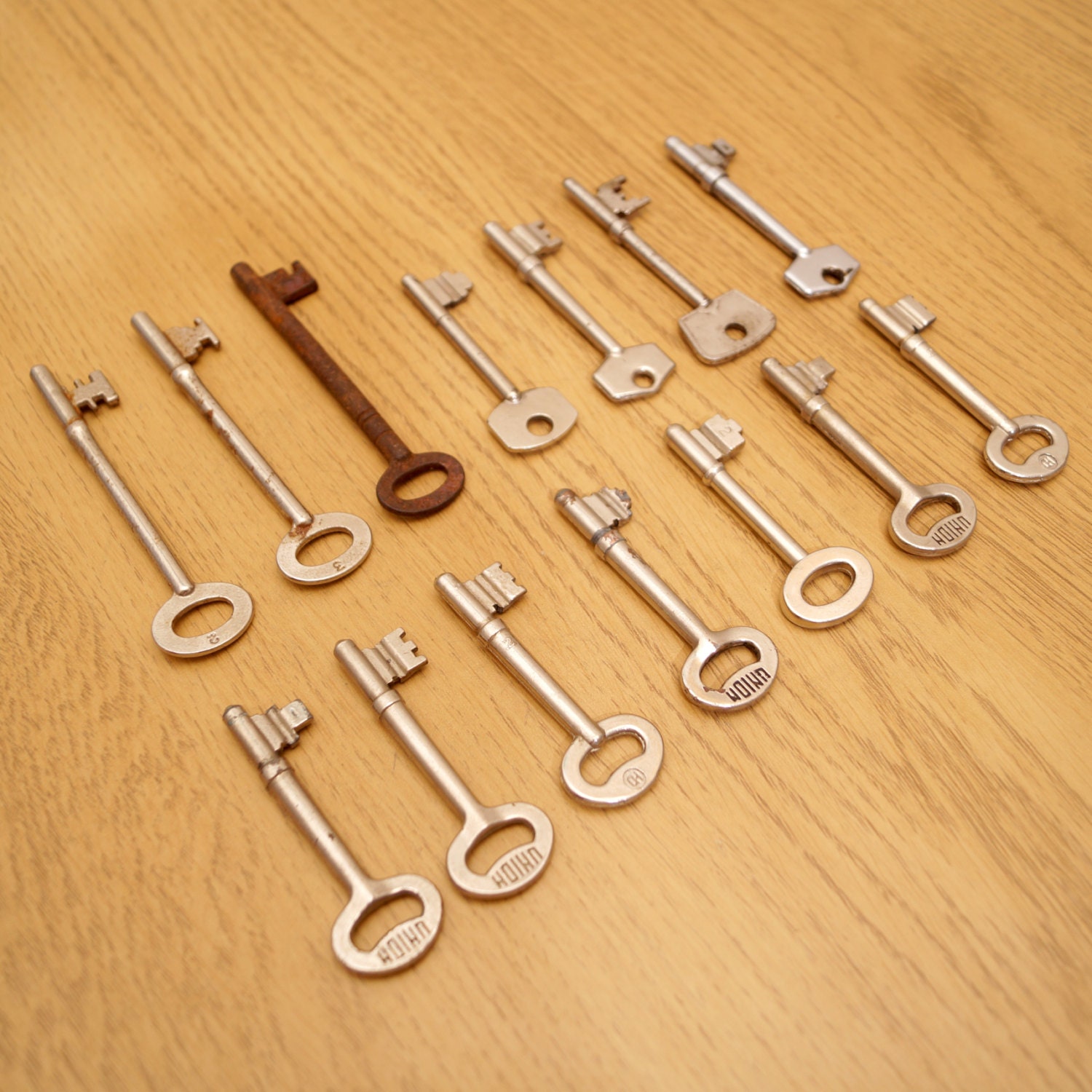 Fourteen Vintage Metal Alloy Keys 14 Keys | Etsy