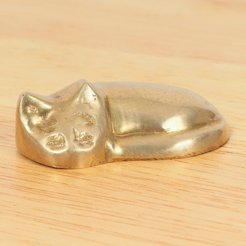 Cat / Kitten Figurine / Sculpture / Sleeping Cat Vintage | Etsy UK