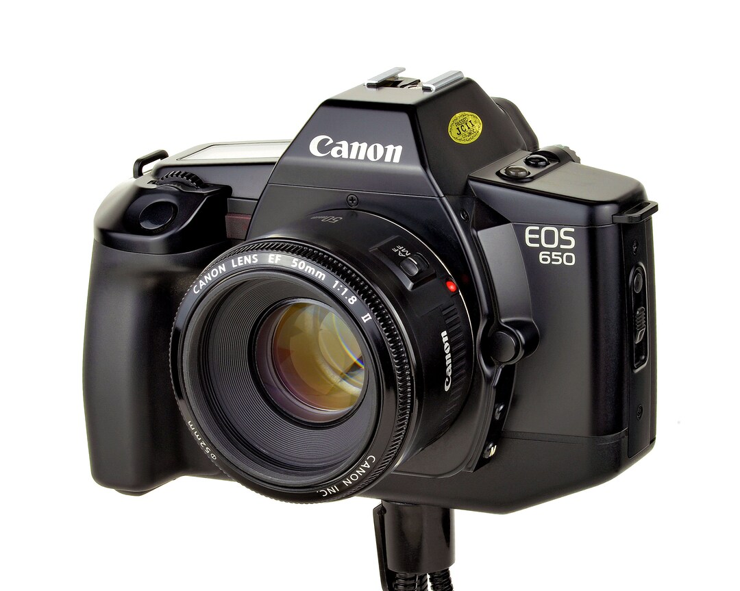 Students Canon Eos SLR With EF 50mm F/1.8 II Prime Lens Collectible ...