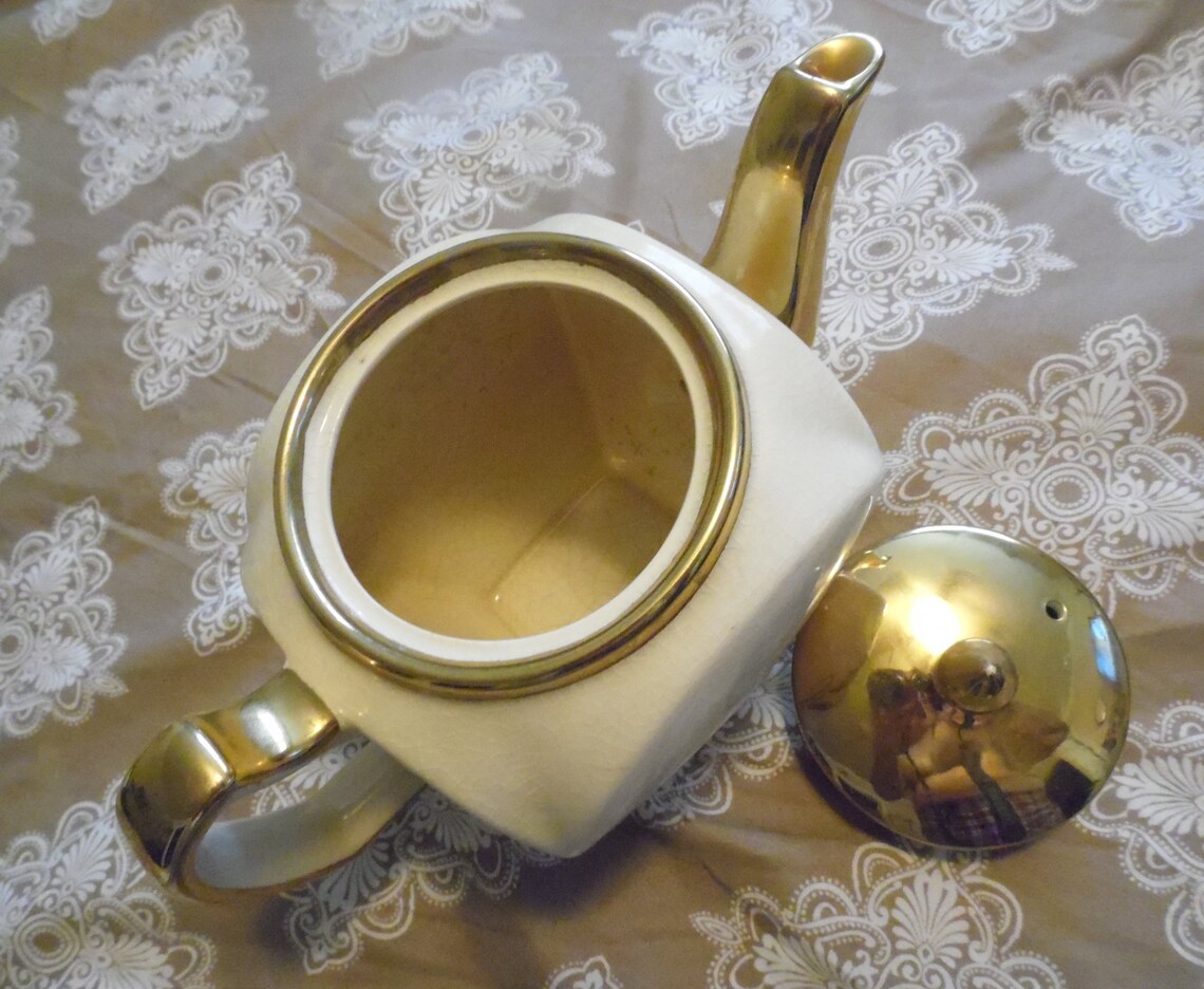 Vintage Wheat Pattern Porcelain With Gold Trim Lidded Tea Pot Made in ...