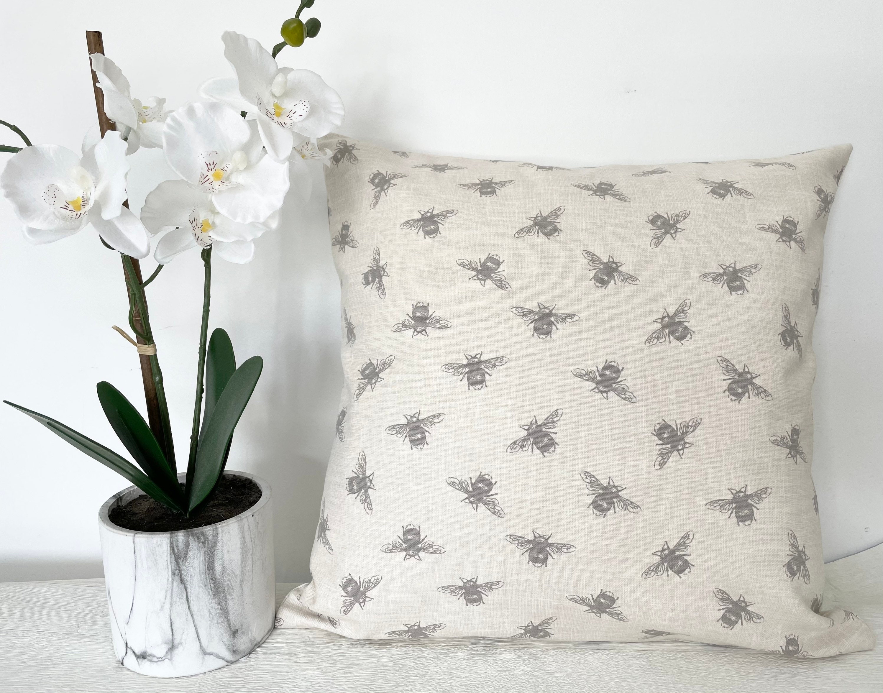 Natural Bee Cushion Cover / Cushion Cover / Bees/ Gifts / - Etsy UK