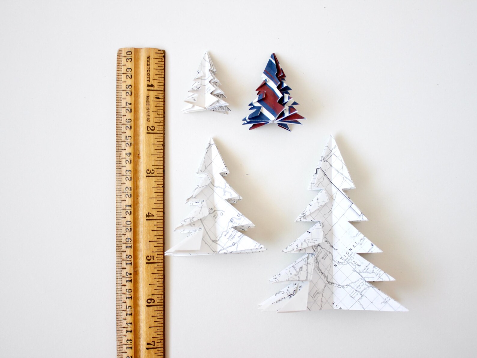 Origami Christmas Tree Ornament, Upcycled Paper Xmas Tree - Etsy