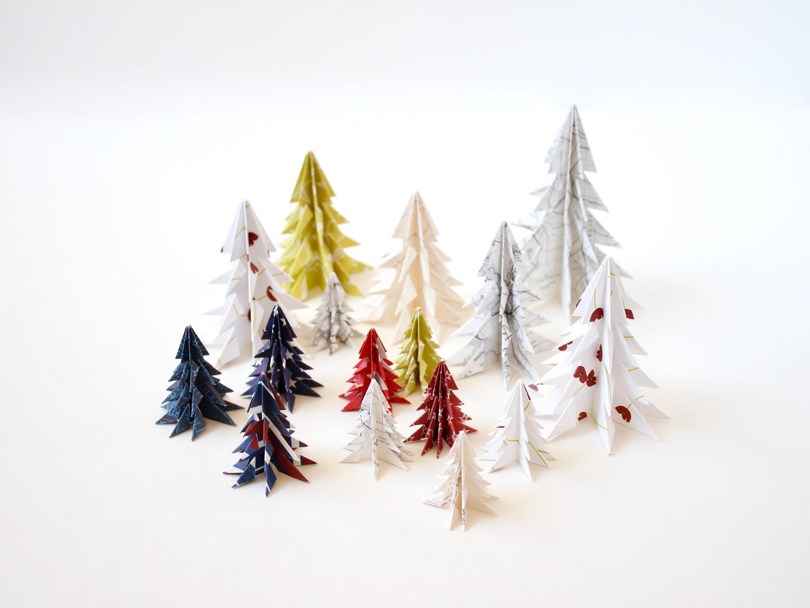 Origami Christmas Tree Ornament, Upcycled Paper Xmas Tree - Etsy