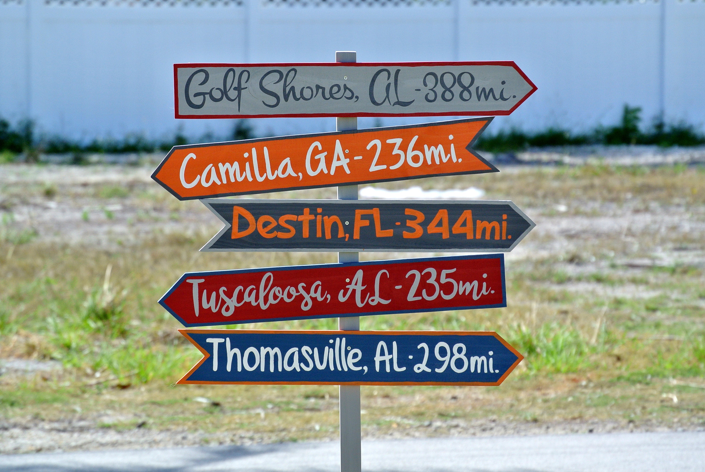 Family Direction Sign Post For Backyard Kids Names And Mileage 