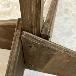 Free Standing Post for Directional Sign. Self Standing Wood Sign Holder ...