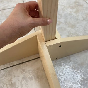 Directional Sign Free Standing Post, Wooden Self Standing Sign Post ...