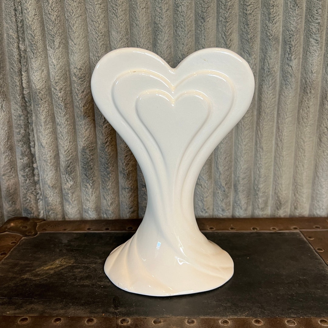 1985 Teleflora Heart Vase 697-FC2 - Etsy