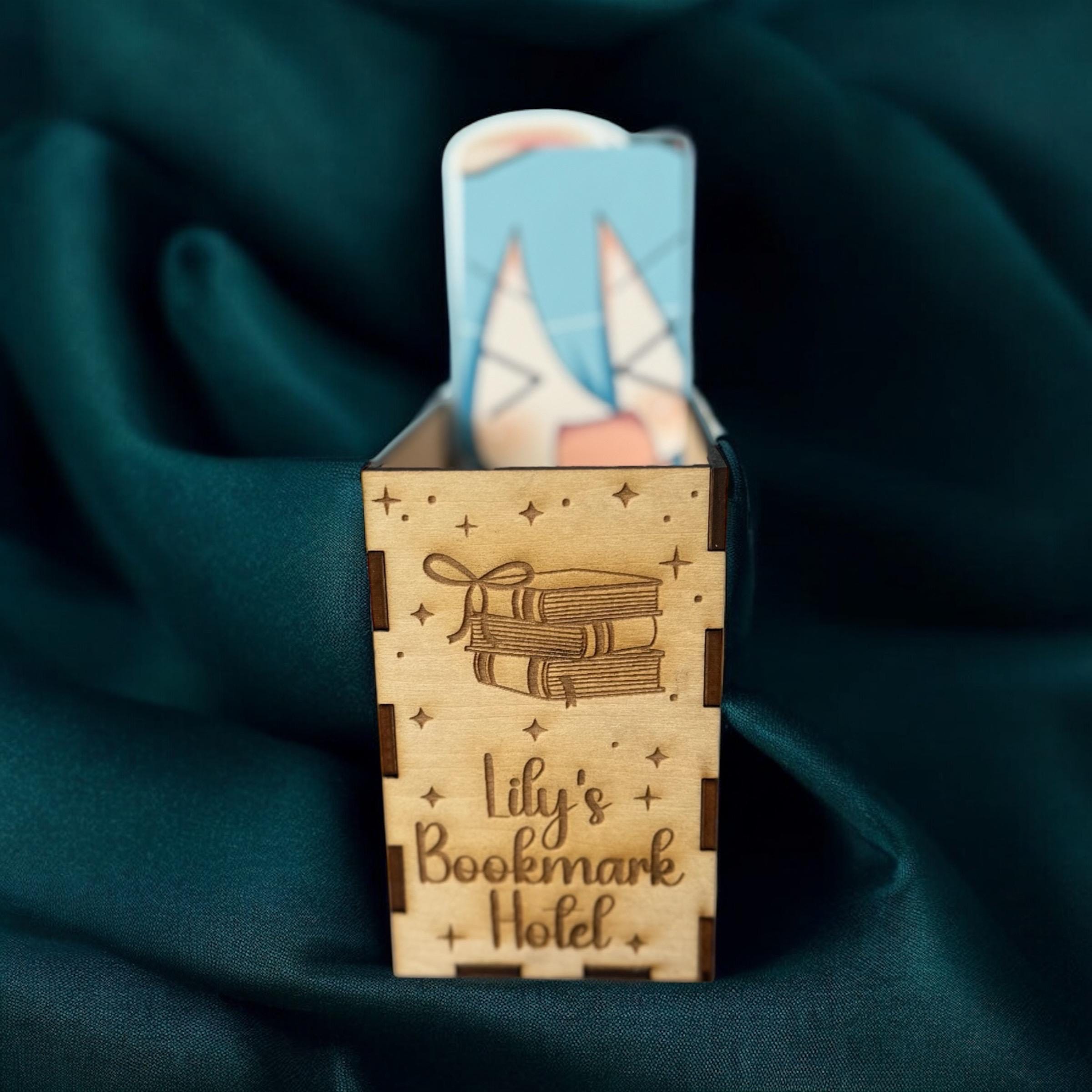 Personalized Name Engraved Book Nook Bookmark Organizer for Bookshelf ...