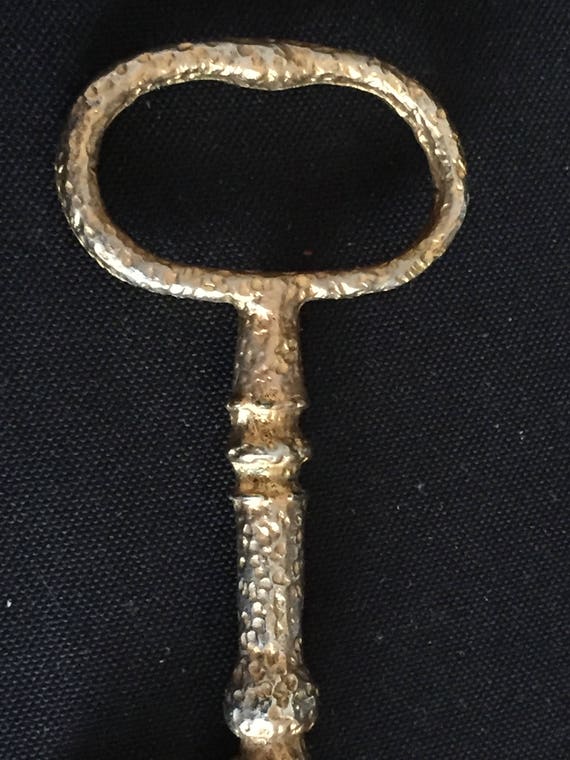 Antique Vintage Gold Tone Skeleton Key Brooch Pin - Gem