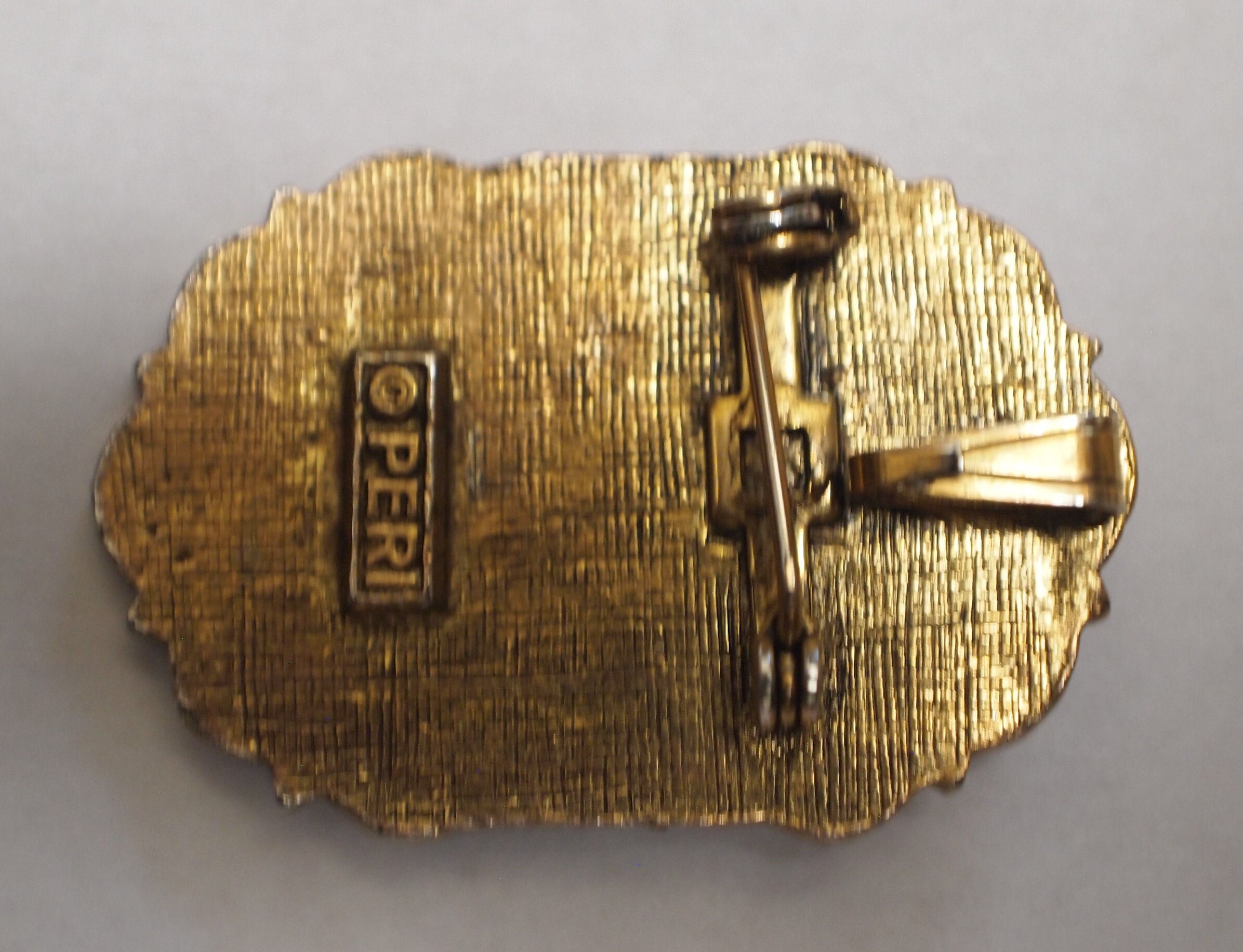 Vintage PERI Chinese Gold Tone Pagoda Jade Pin/pendant on 24 Chain - Etsy