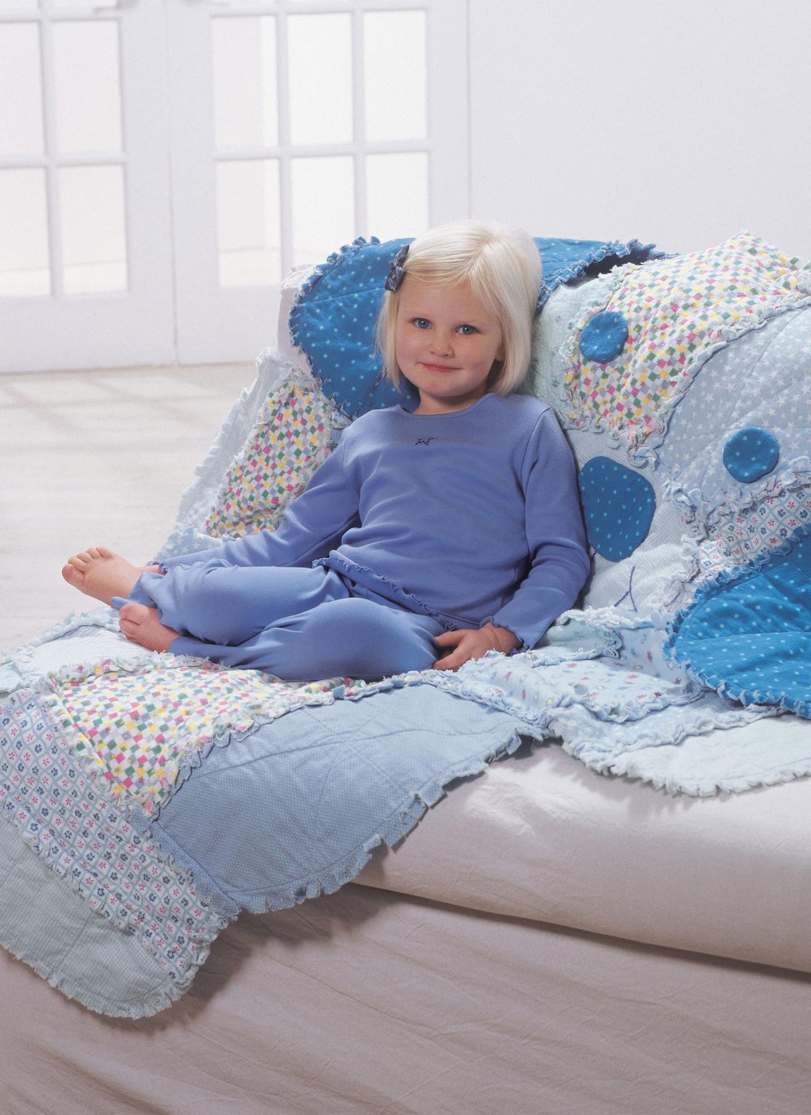 Simplicity S9674 Sewing Pattern Cuddly Animal Themed Rag Quilt Wall ...