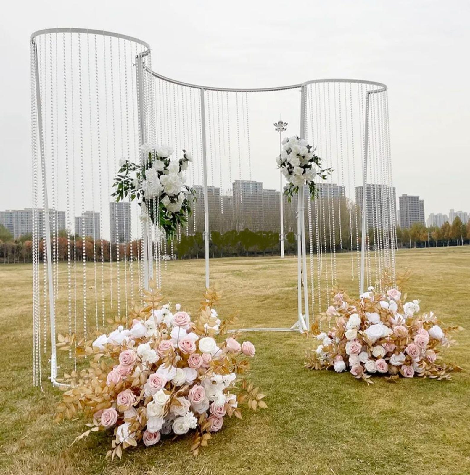 S Shape Metal Wedding Backdrop With Acrylic Crystal Beads Hanging ...
