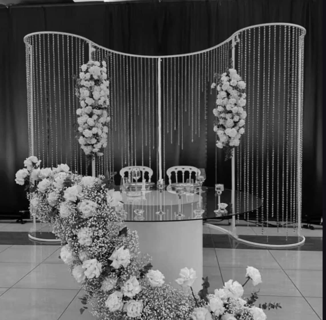 S Shape Metal Wedding Backdrop With Acrylic Crystal Beads Hanging ...