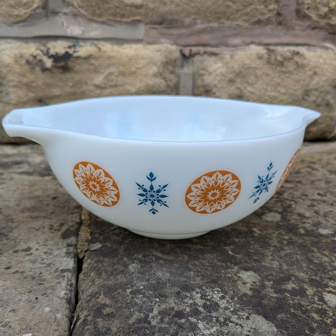 J&J Pyrex Cinderella Bowl Snowflake Pattern 1960s Glass Kitchenalia Mid ...