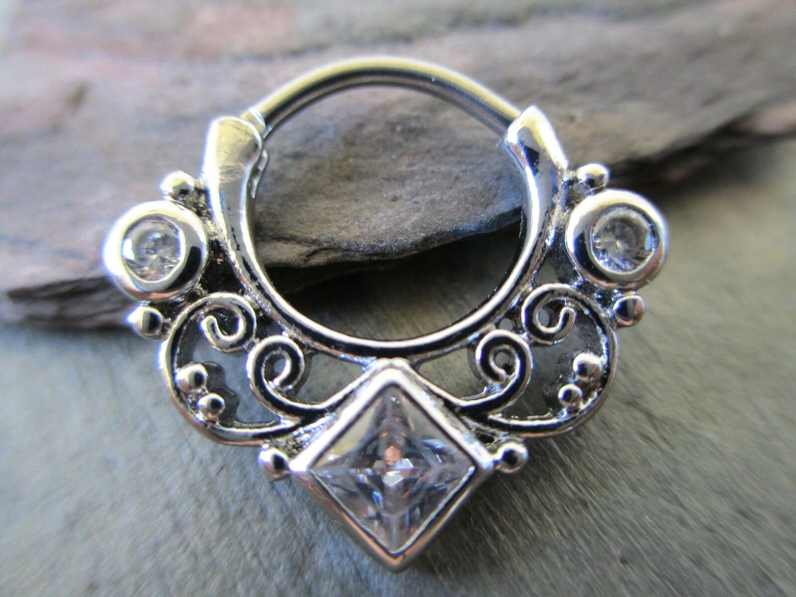 Lace Swirl Septum Clicker Ring / Daith Earring With Crystals - Etsy
