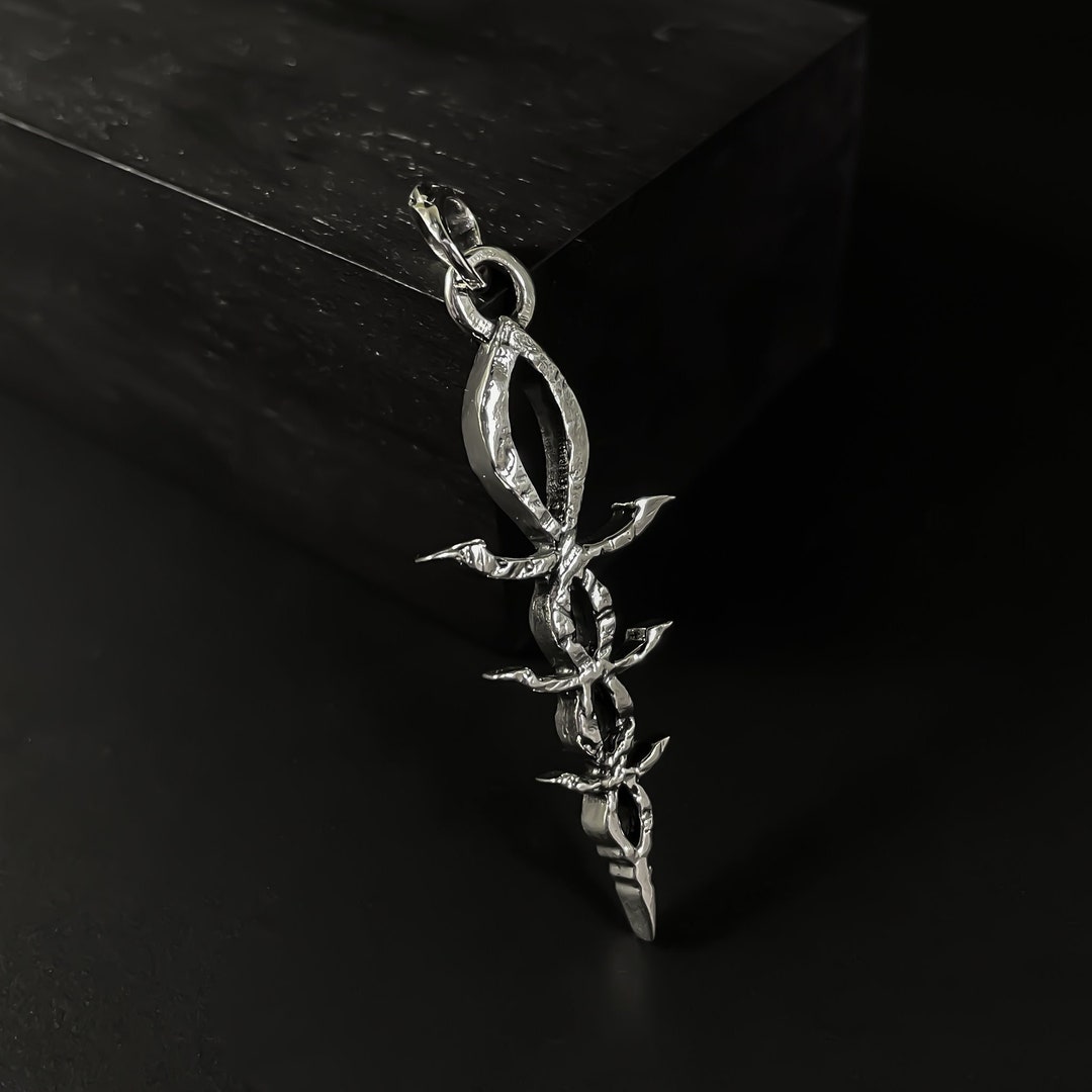 Sterling Silver Caryll Byrgenwerth Oath Rune Corruption Pendant, Video ...