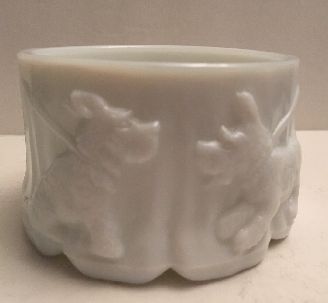 Vintage Akro Agate White Slag Milk Glass Scotty/scottie Dog Powder Puff ...