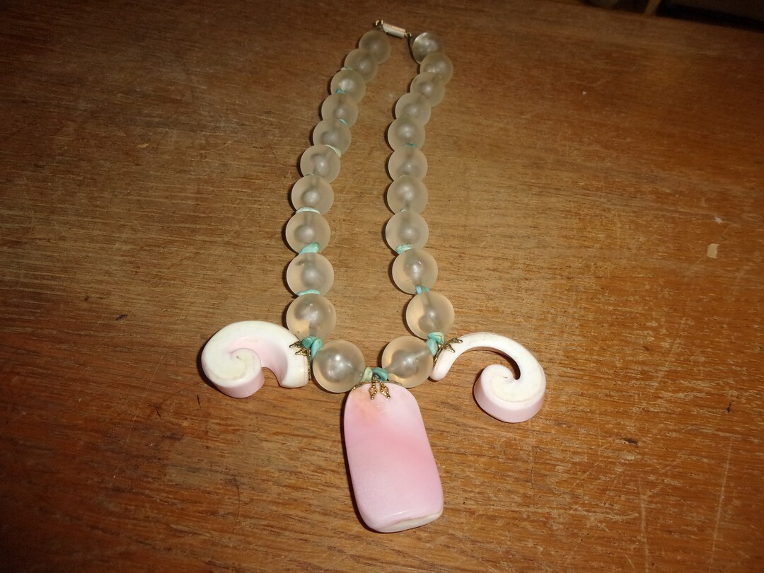 Vintage Florida Tropical Style Cut Conch Shell Lucite Bead Necklace - Etsy