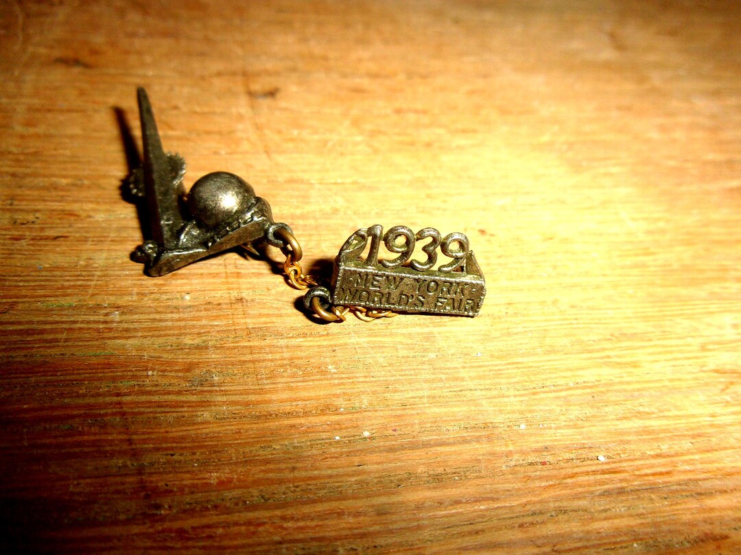 Vintage 1939-40 World Fair Pin Trylon Perisphere & York Skyline - Etsy