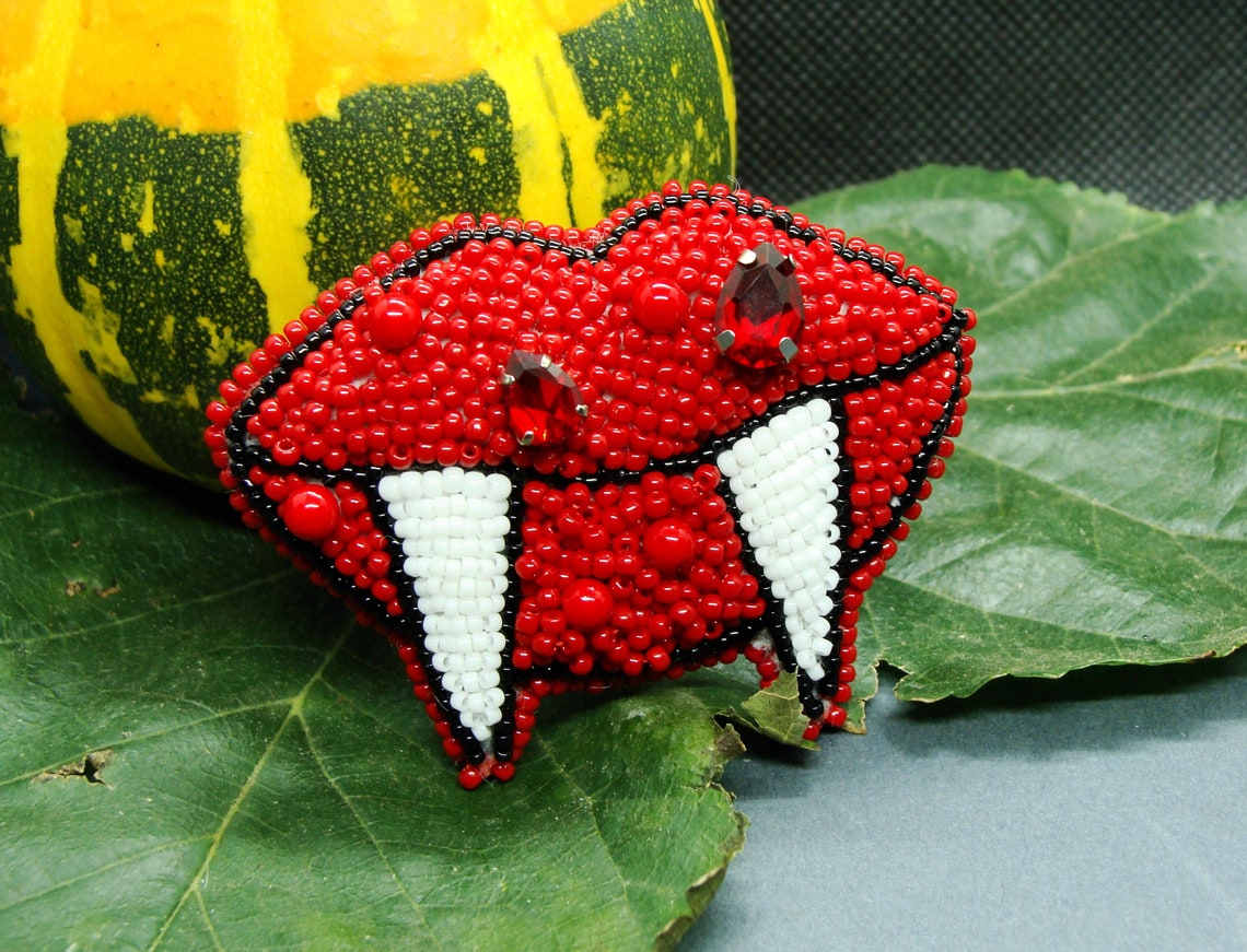 Red Vampire Lips Bead Brooch Halloween Bead Brooch Vampire - Etsy
