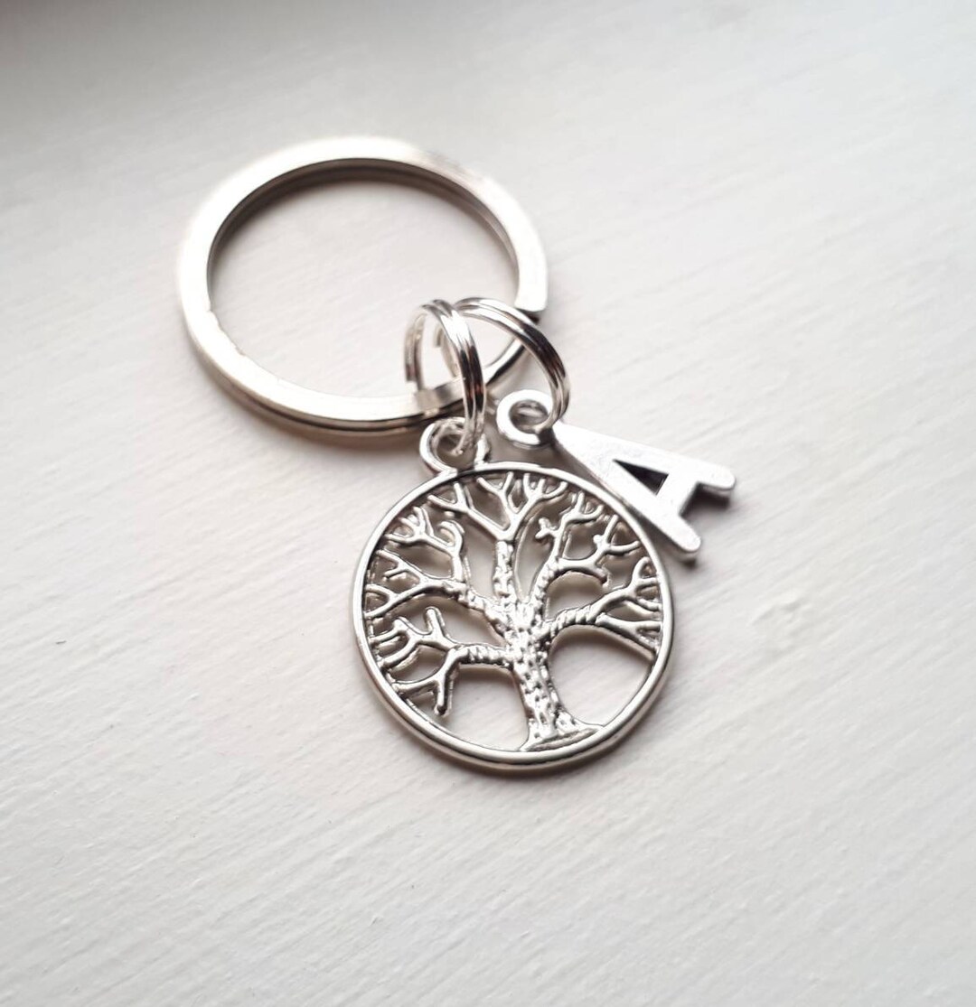 Tree Keychain With Initial Charm - Personalized Family Tree Key Chain ...
