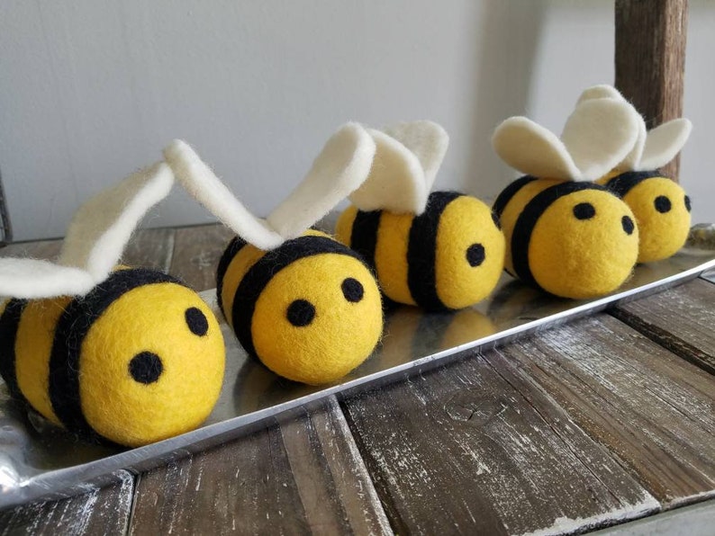 Large Felt Bees. Bee Photo Props. Bee Party Decor. Bee Tiered - Etsy