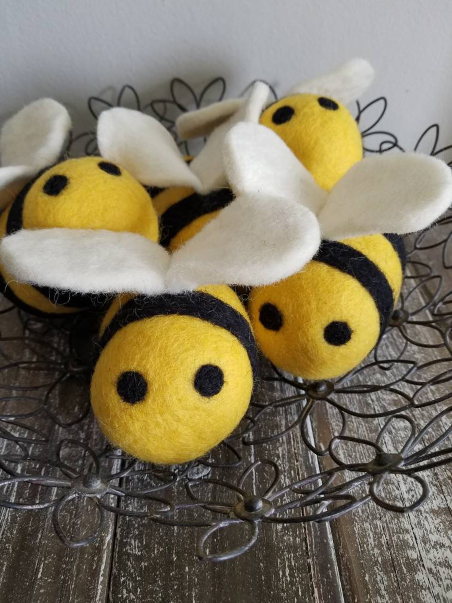 Large Felt Bees. Bee Photo Props. Bee Party Decor. Bee Tiered - Etsy