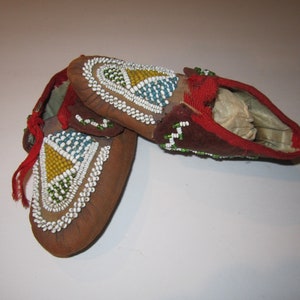 Mohawk Beaded Child's Moccasins Ca. 1900 - Beadwork Intact on Deerskin ...