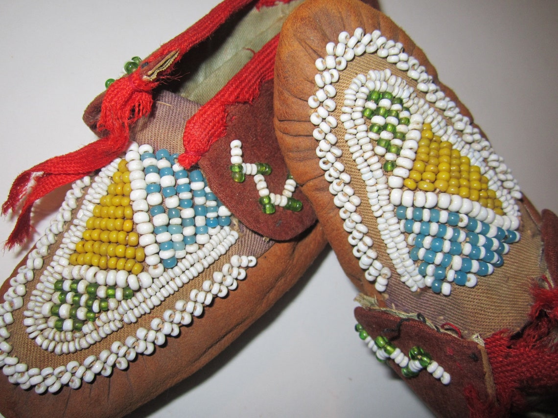 Mohawk Beaded Child's Moccasins Ca. 1900 - Beadwork Intact on Deerskin ...