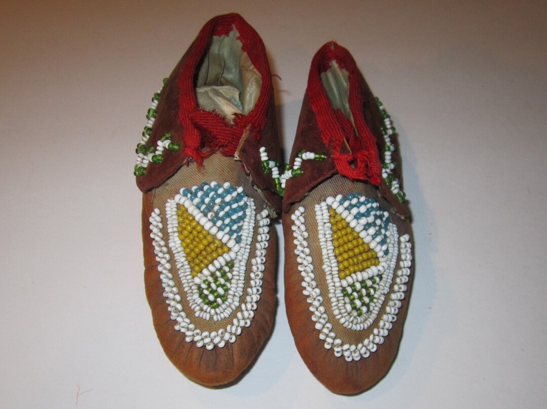 Mohawk Beaded Child's Moccasins Ca. 1900 Beadwork Intact on Deerskin ...