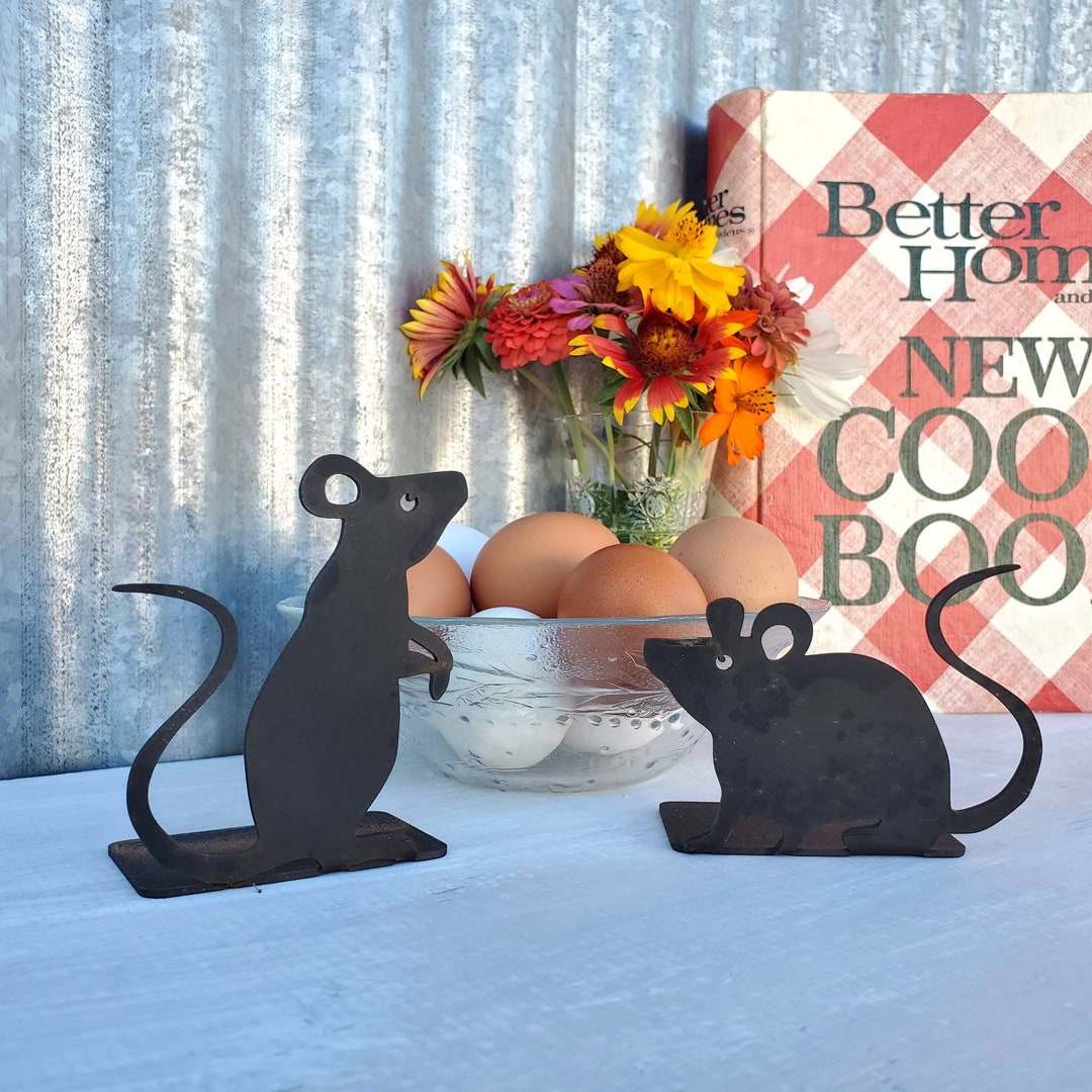 Metal Mice Farmhouse Decor / Tiny Mouse Garden Gift / Rusty Mice ...