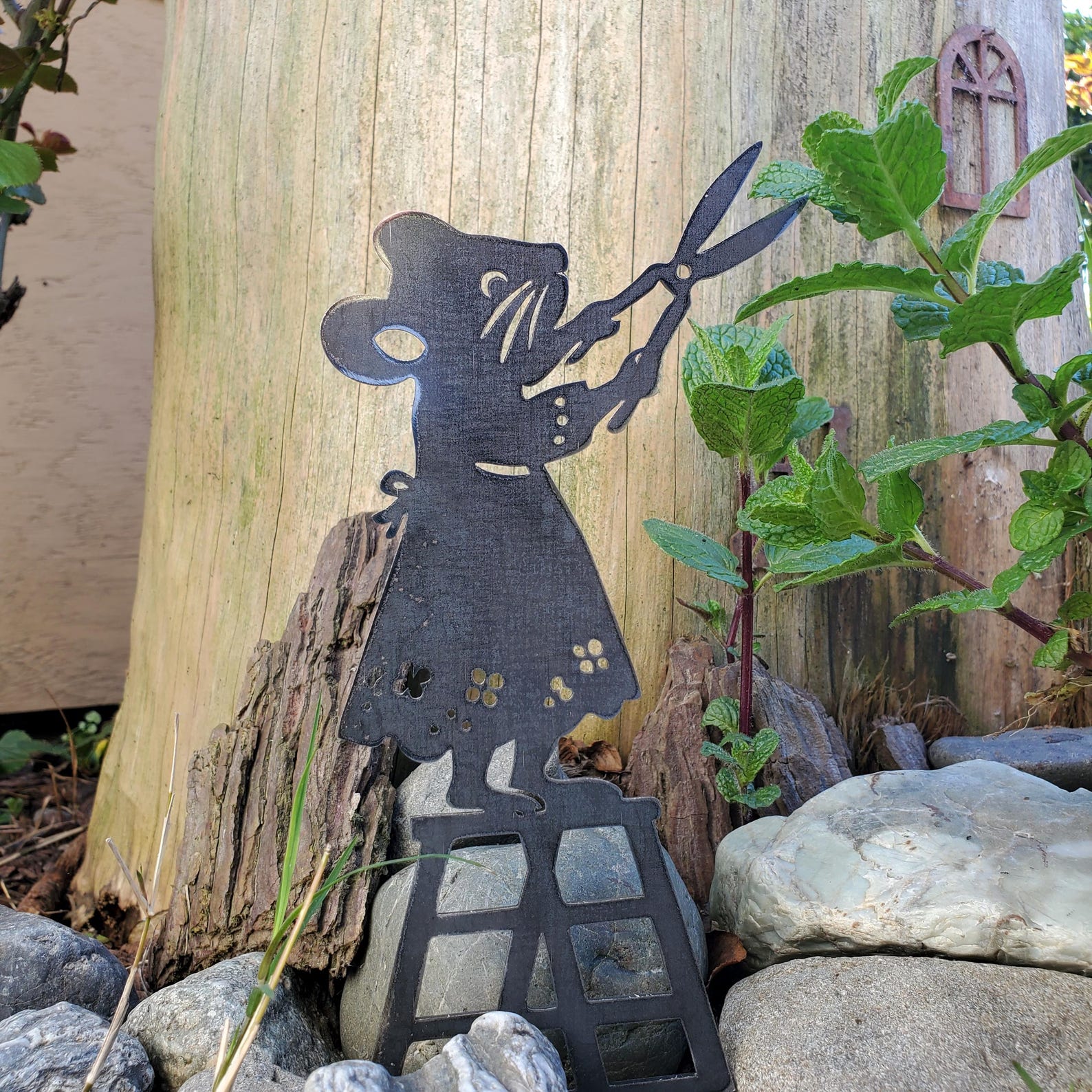 Cute Garden Mouse Plant Stake – Unique Rustic Lawn Ornament - Metal ...