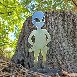 Small Alien Yard Stake | Rusty Metal Funny Martian UFO Garden Yard Art ...