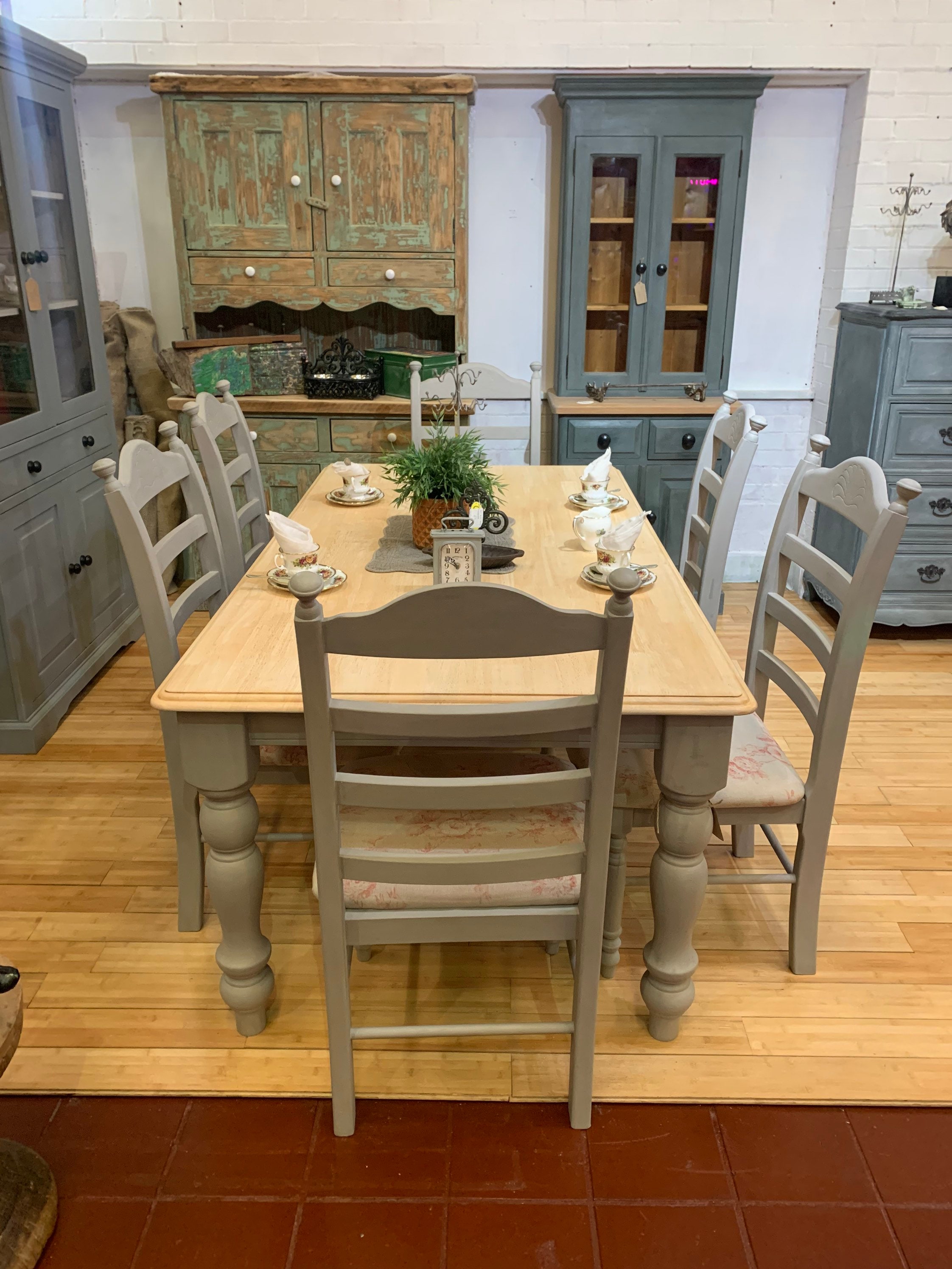Country Style Dining Room Tables