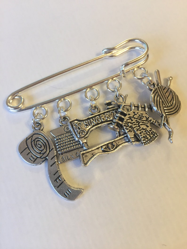 Knitting themed charm brooch sewing themed brooch kilt pin | Etsy
