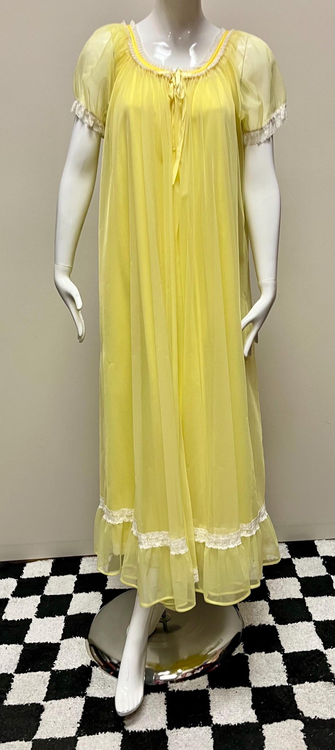 1960's Bright Yellow Full Length Peignoir Set With Lace Trim by Tosca ...