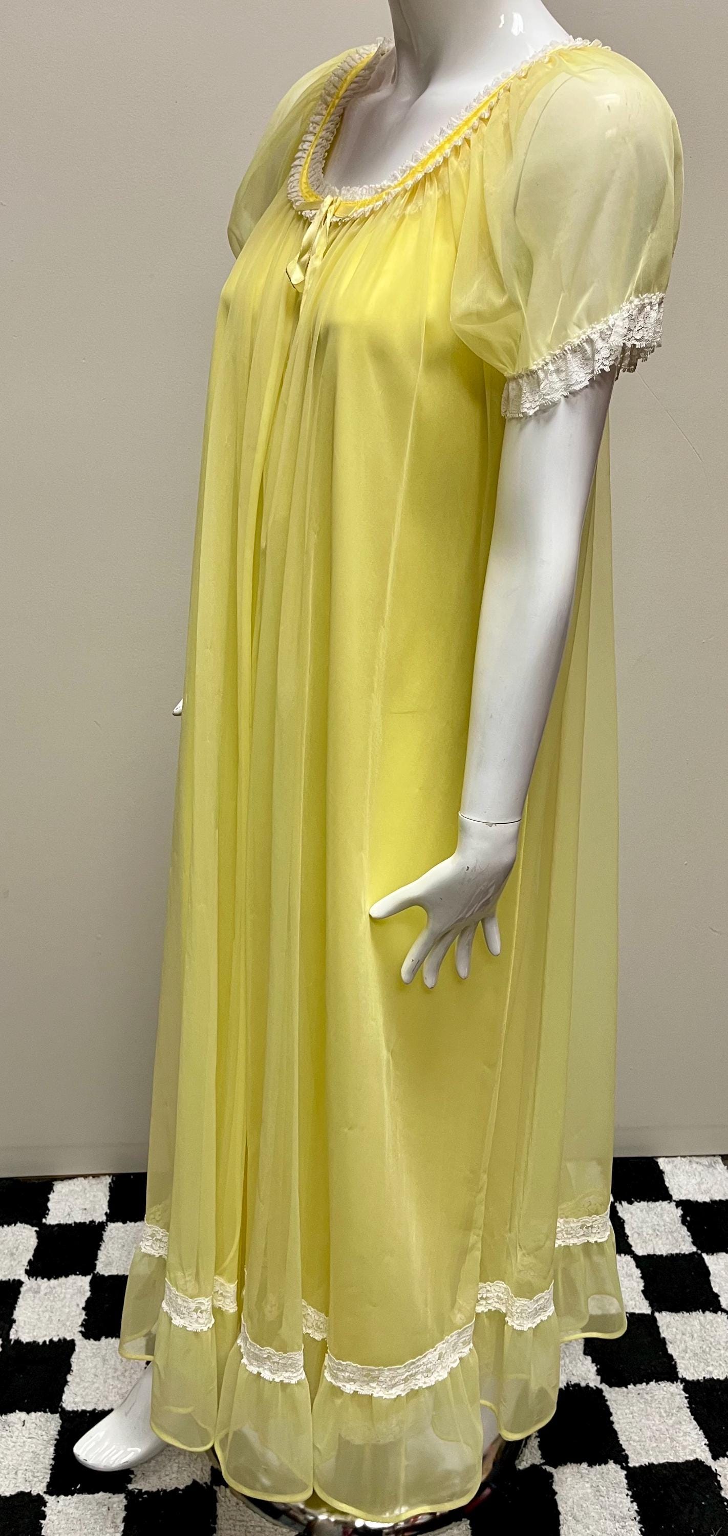 1960's Bright Yellow Full Length Peignoir Set With Lace Trim by Tosca ...