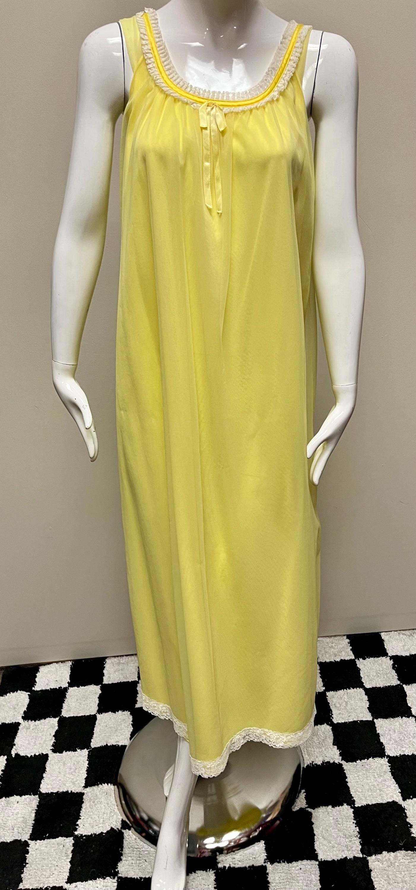 1960's Bright Yellow Full Length Peignoir Set With Lace Trim by Tosca ...