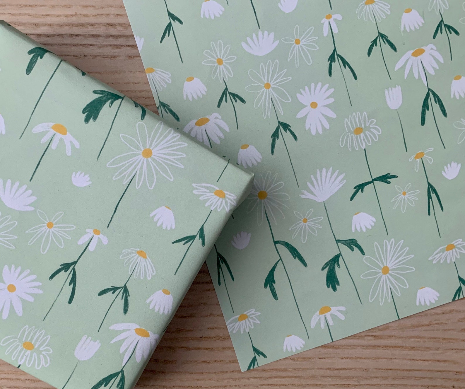 Illustrated Daisy Floral Pattern Wrapping Paper Gift Wrap | Etsy UK