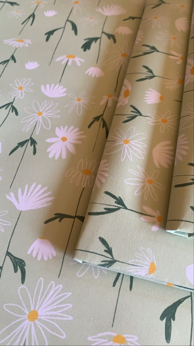 Illustrated Daisy Floral Pattern Wrapping Paper Gift Wrap | Etsy UK