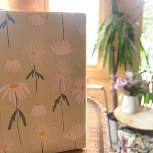 Illustrated Daisy Floral Pattern Wrapping Paper, Gift Wrap - Etsy