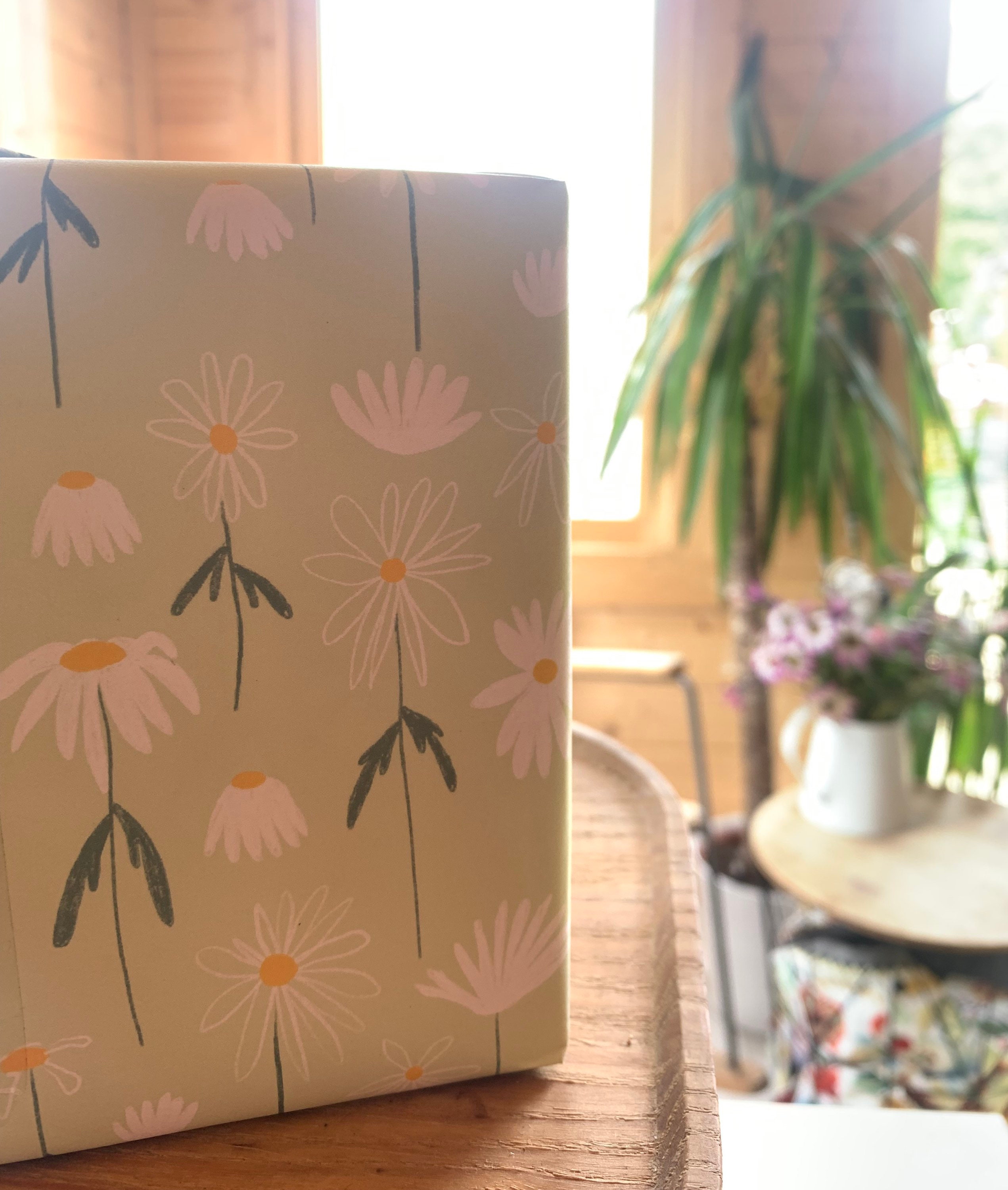Illustrated Daisy Floral Pattern Wrapping Paper Gift Wrap | Etsy UK