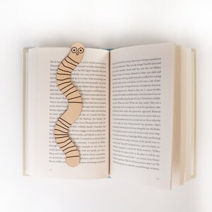 Laser Cutter SVG File - Bookworm Bookmark - Etsy