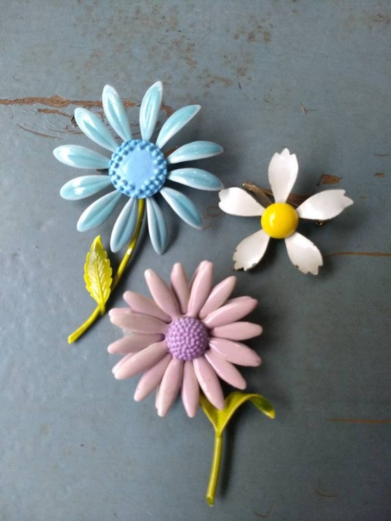 Vintage Enamel Flower Power Brooches - Etsy