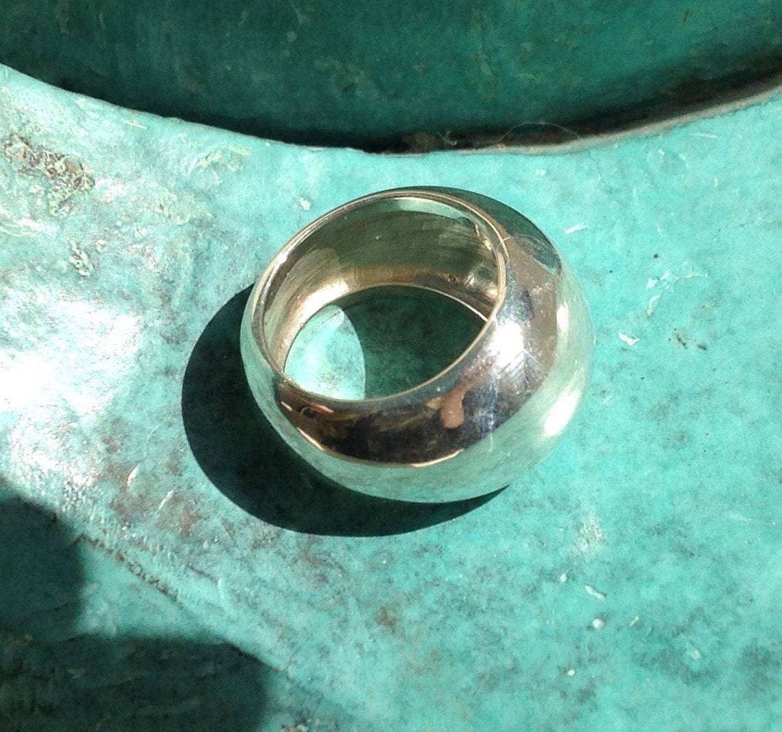 Minimalist Sterling Silver dome Ring / Made in - Etsy