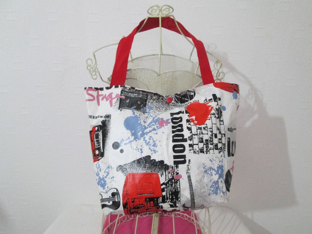 Oilcloth Tote Bag Pattern london Red Medium Model - Etsy