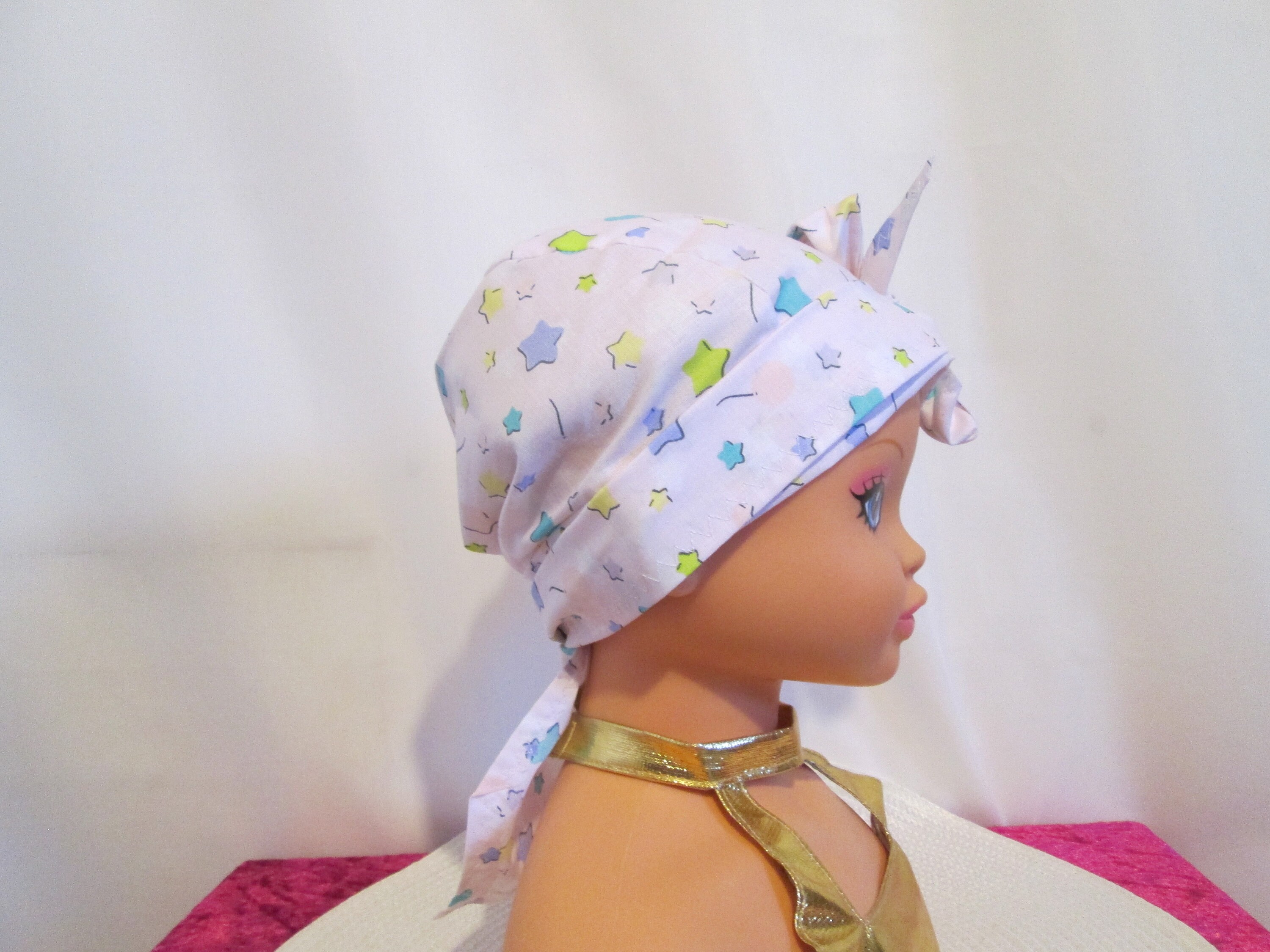 Foulard, turban chimio enfant de couleur blanche avec des étoiles ...