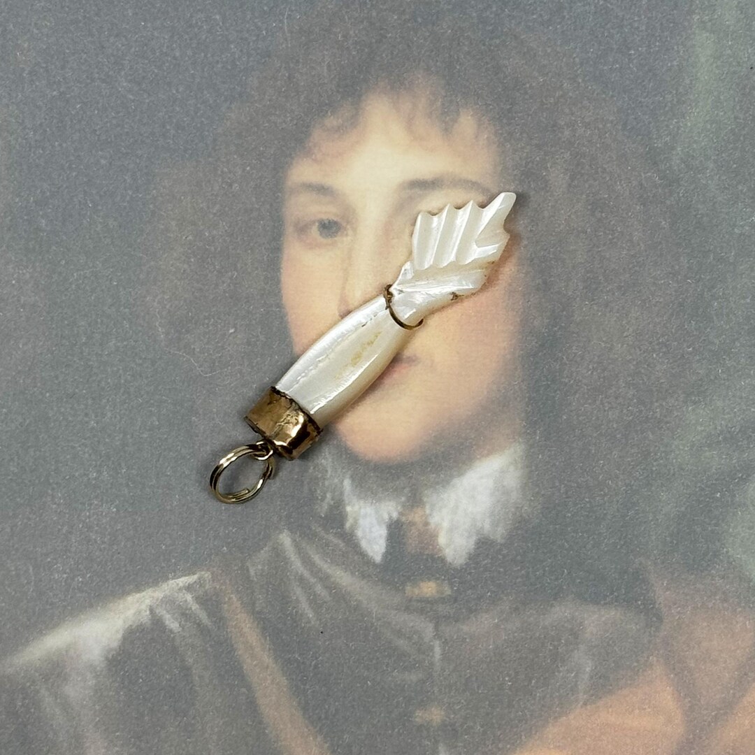 Antique 9K Gold Figa, Carved Mother of Pearl, Mano Fico, Lucky Charm ...