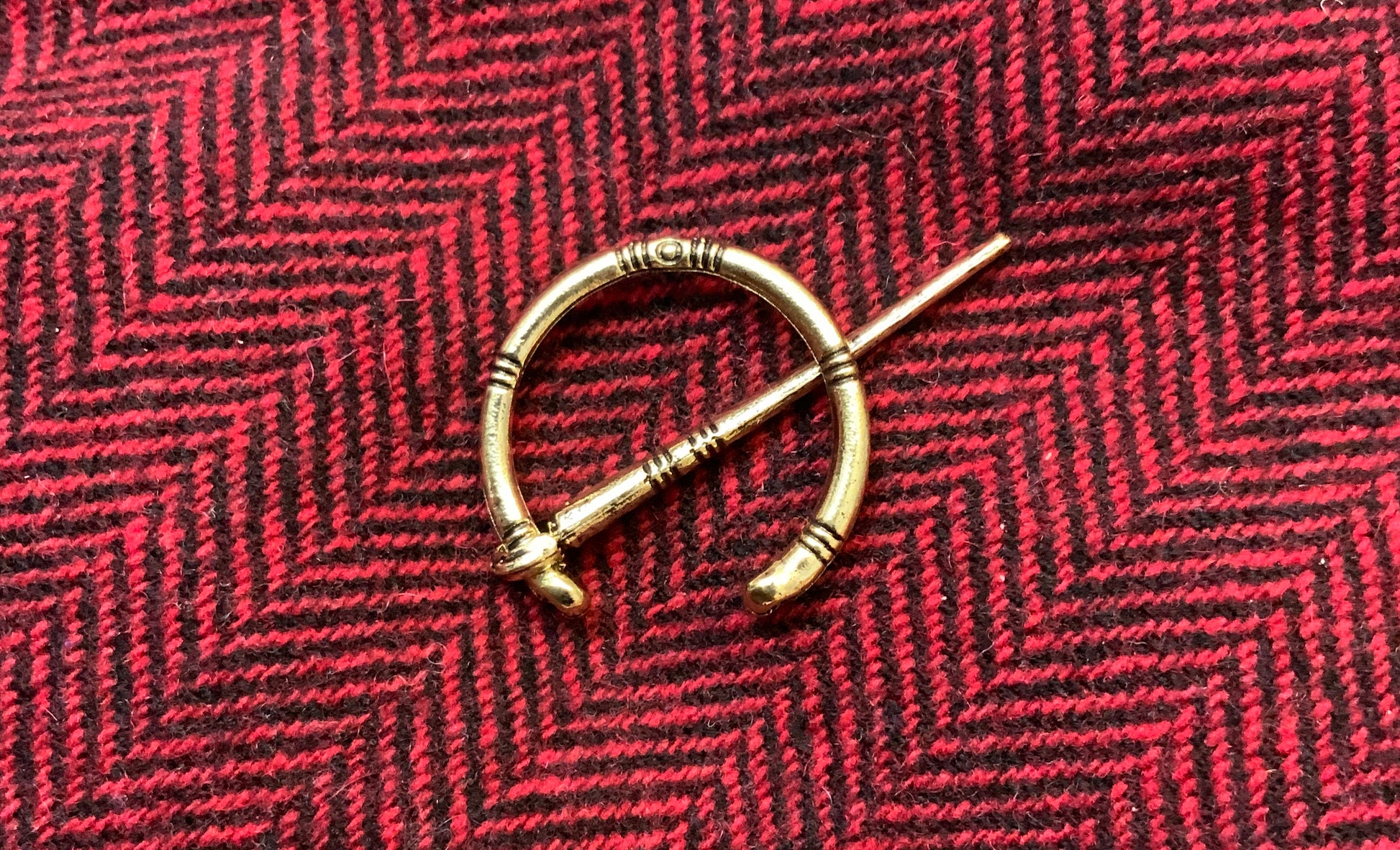 Penannular Style Cloak Pin Closure, Gold Brass Color - Etsy